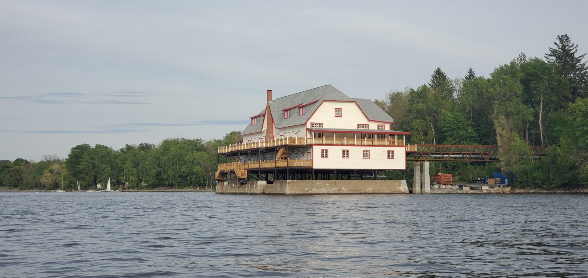 A floating sauna on the Ottawa River? The NCC wants to build one • Architects DCA Inc.